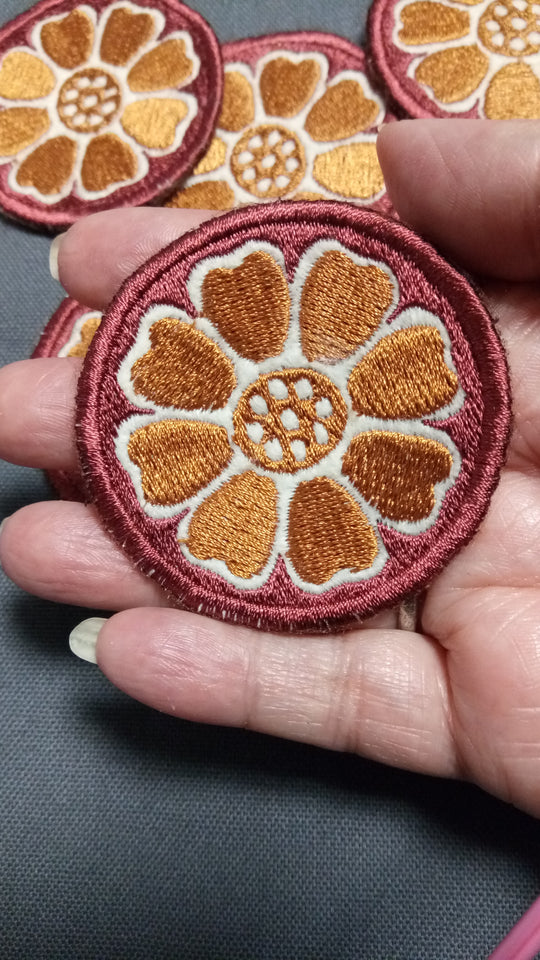 White Lotus patch – PrimaDiana